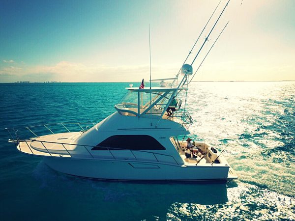 Private Boat Tour Malolo 40 | Isla Mujeres Vacations